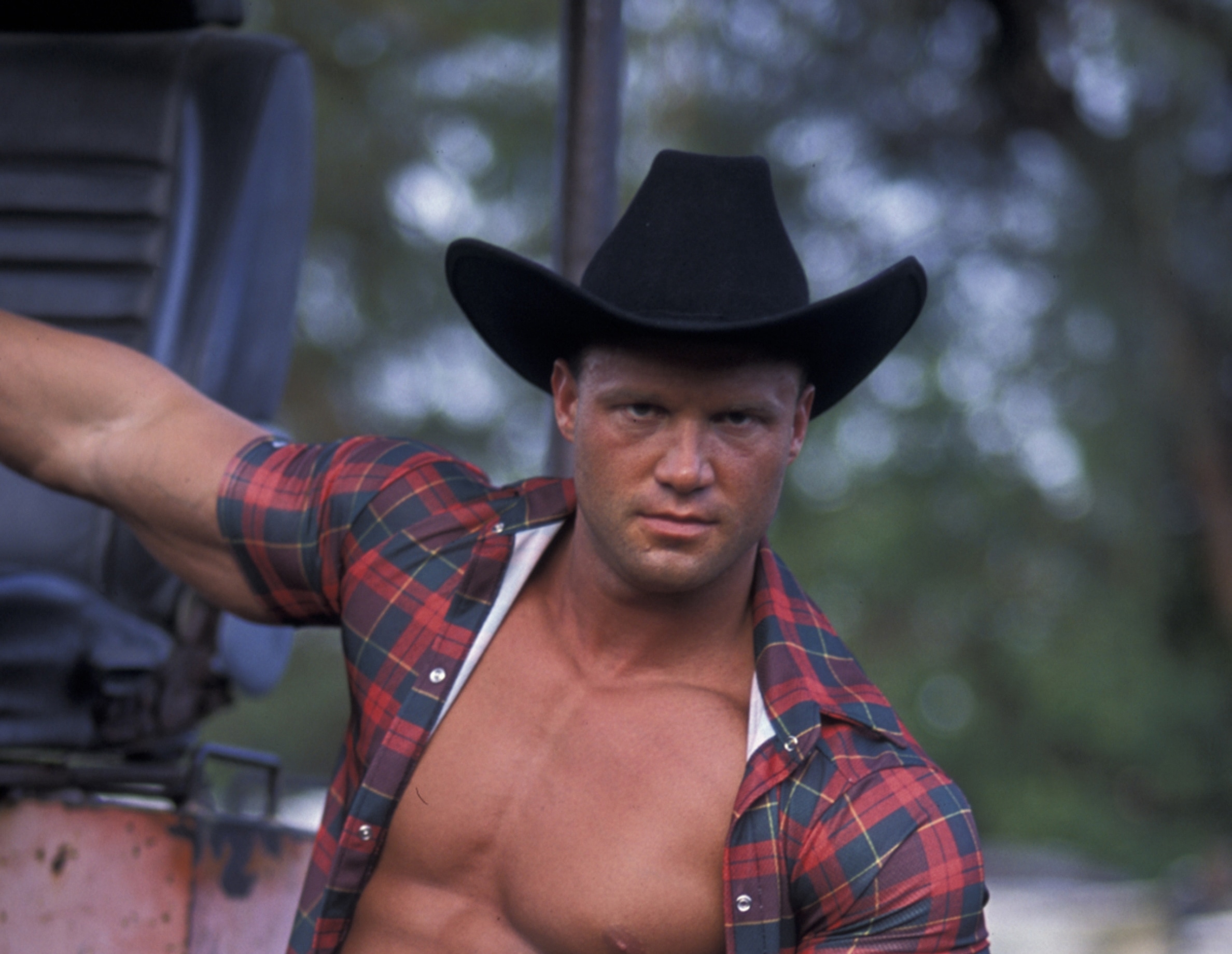 Chad Martin - Male Bodybuilders and Muscle Videos at MuscleGallery.com