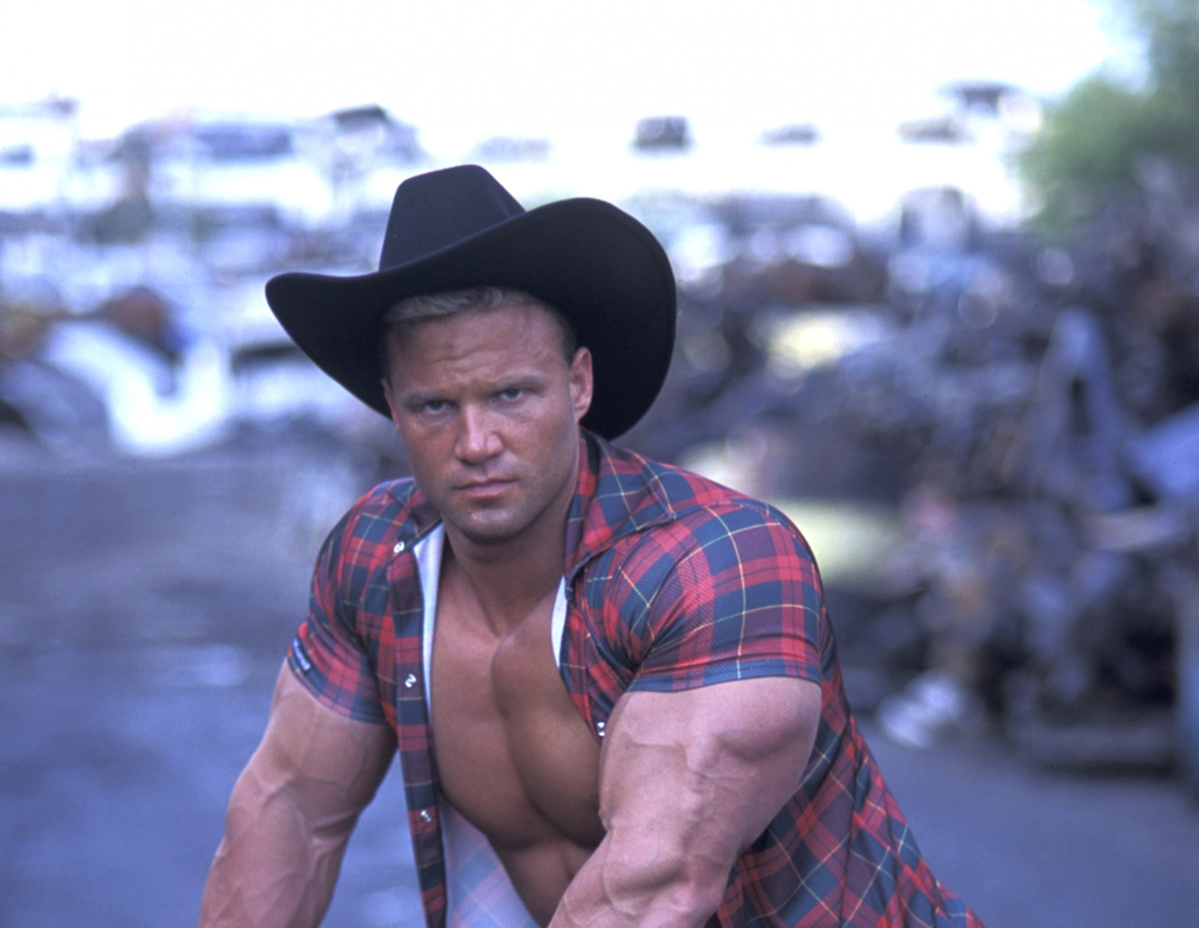 Chad Martin - Male Bodybuilders and Muscle Videos at MuscleGallery.com