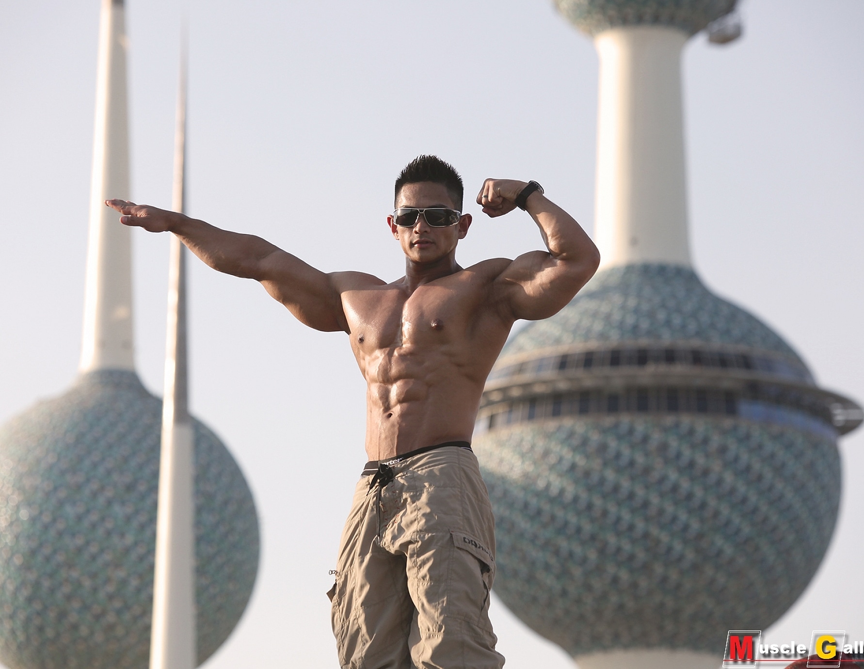 Levi Pangan - Male Bodybuilders and Muscle Videos at MuscleGallery.com